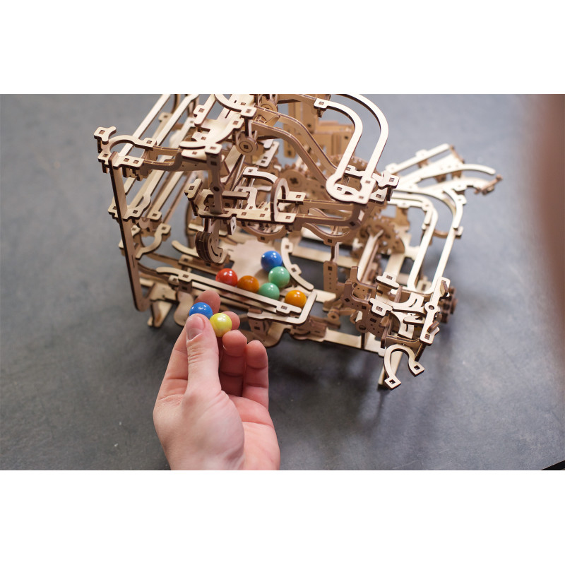 Marble Run Tiered Hoist model kit
