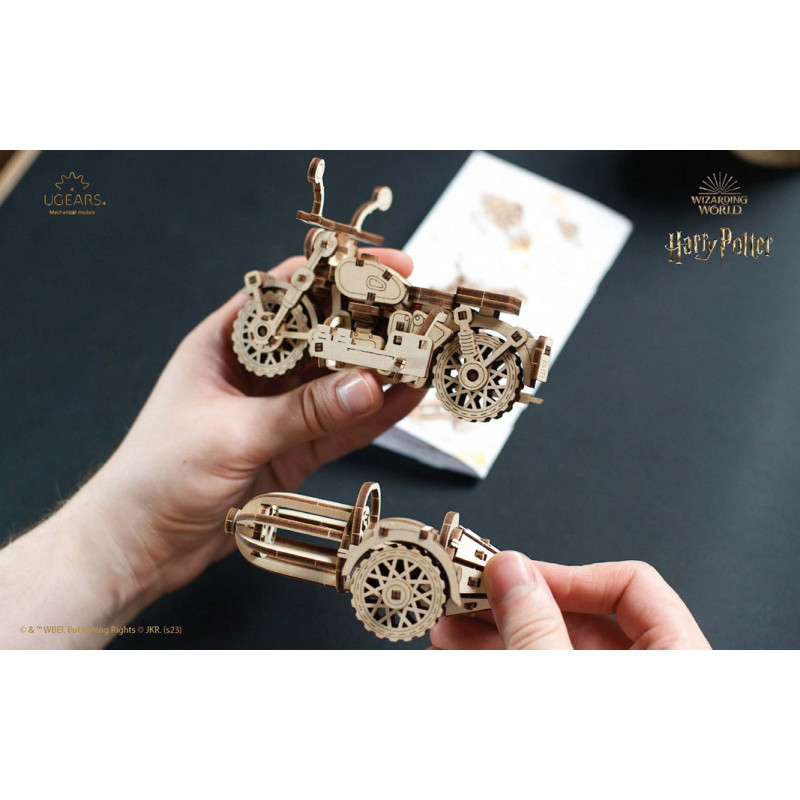 Hagrid's Flying Motorbike™ model kit
